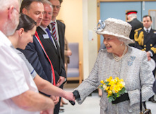Queen Elizabeth drops in to open new MRI suite | AuntMinnieEurope