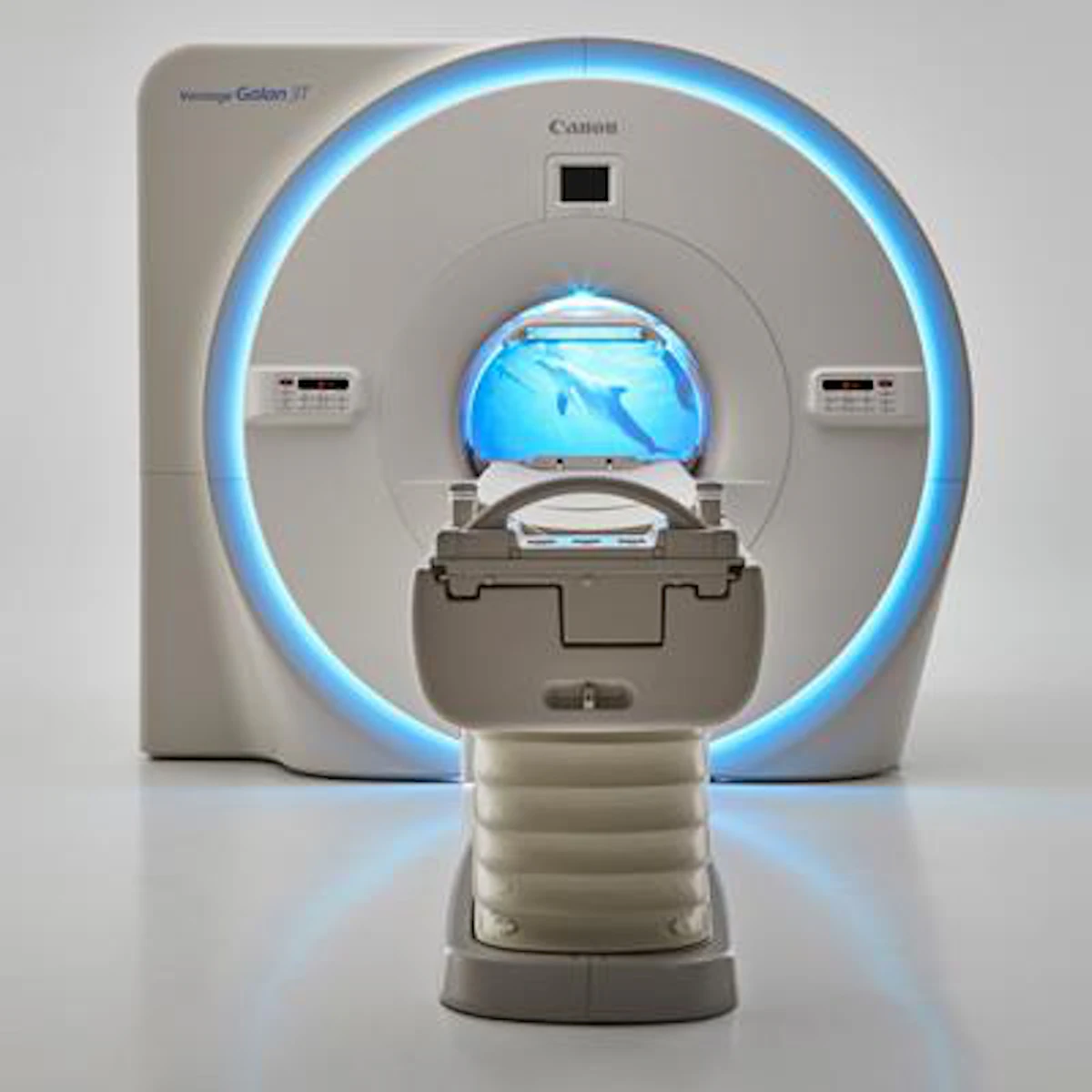 Canon delivers 3T MRI scanner to Manchester United | AuntMinnieEurope