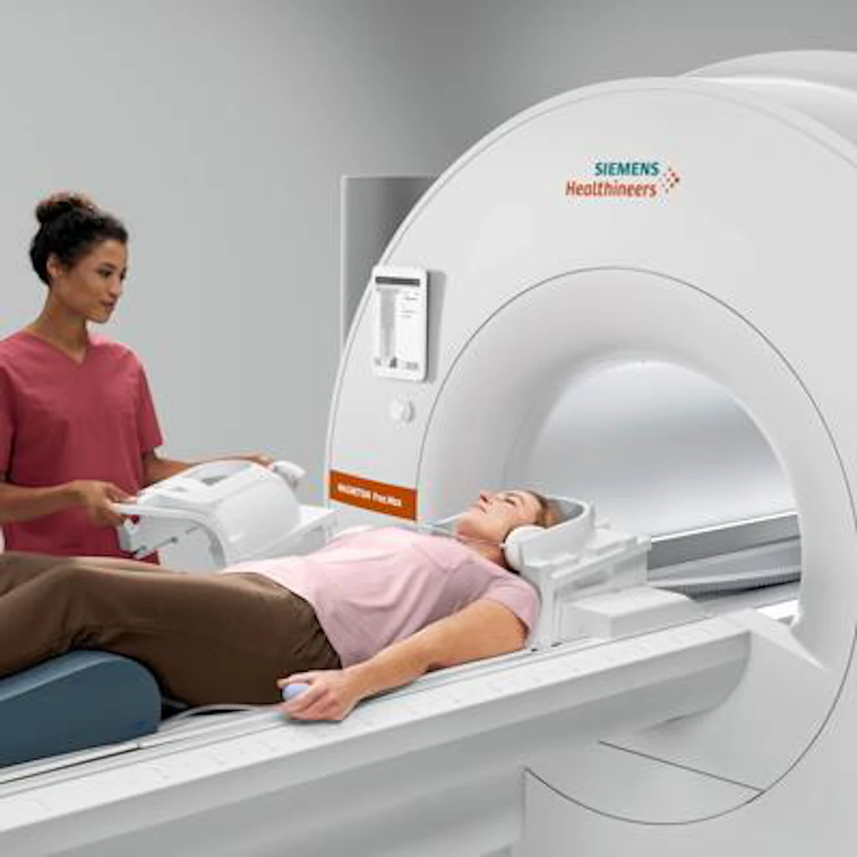 Siemens launches wide-bore midfield MRI scanner | AuntMinnieEurope